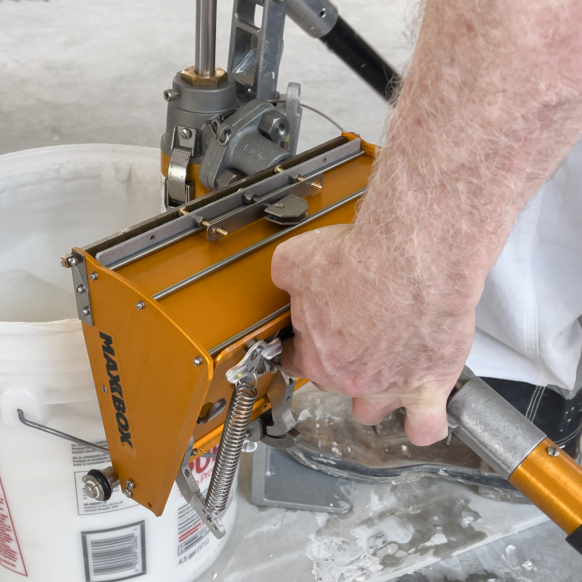 10″ Power Assist® MAXXBOX® – TapeTech Tool Company