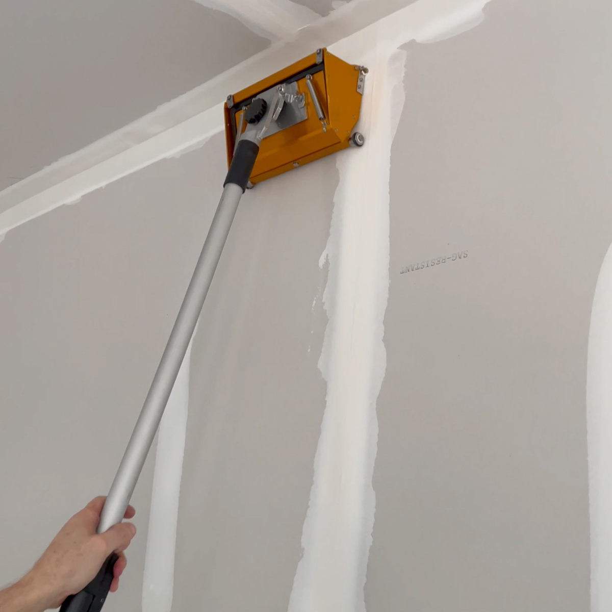 Brakeless Box Handle – Extendable – TapeTech Tool Company